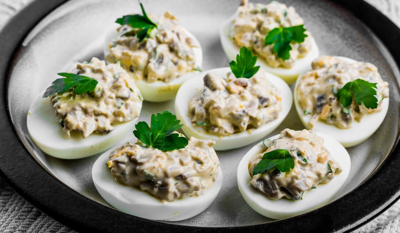 Jajka faszerowane pieczarkami - przepis idealny na Wielkanoc - Kuchnia ...