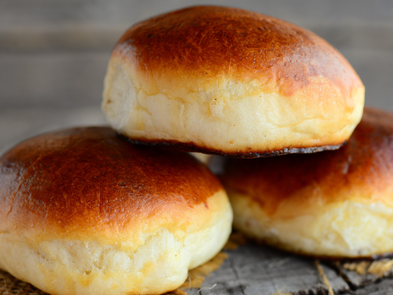 Wytrawne pączki bez drożdży to hit karnawału. Pierwsze znikają ze stołu ...